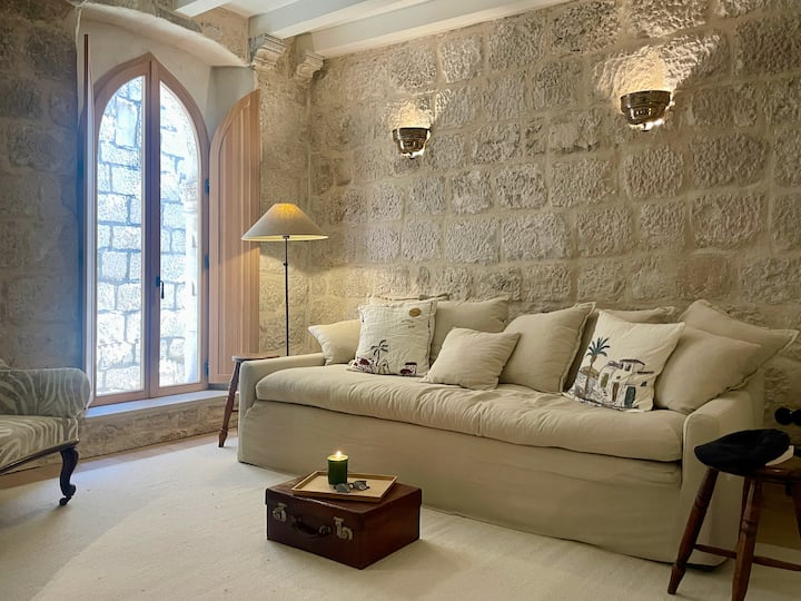 16th C. Venetian Gothic Palace (Case Dei Nobili) - Korčula
