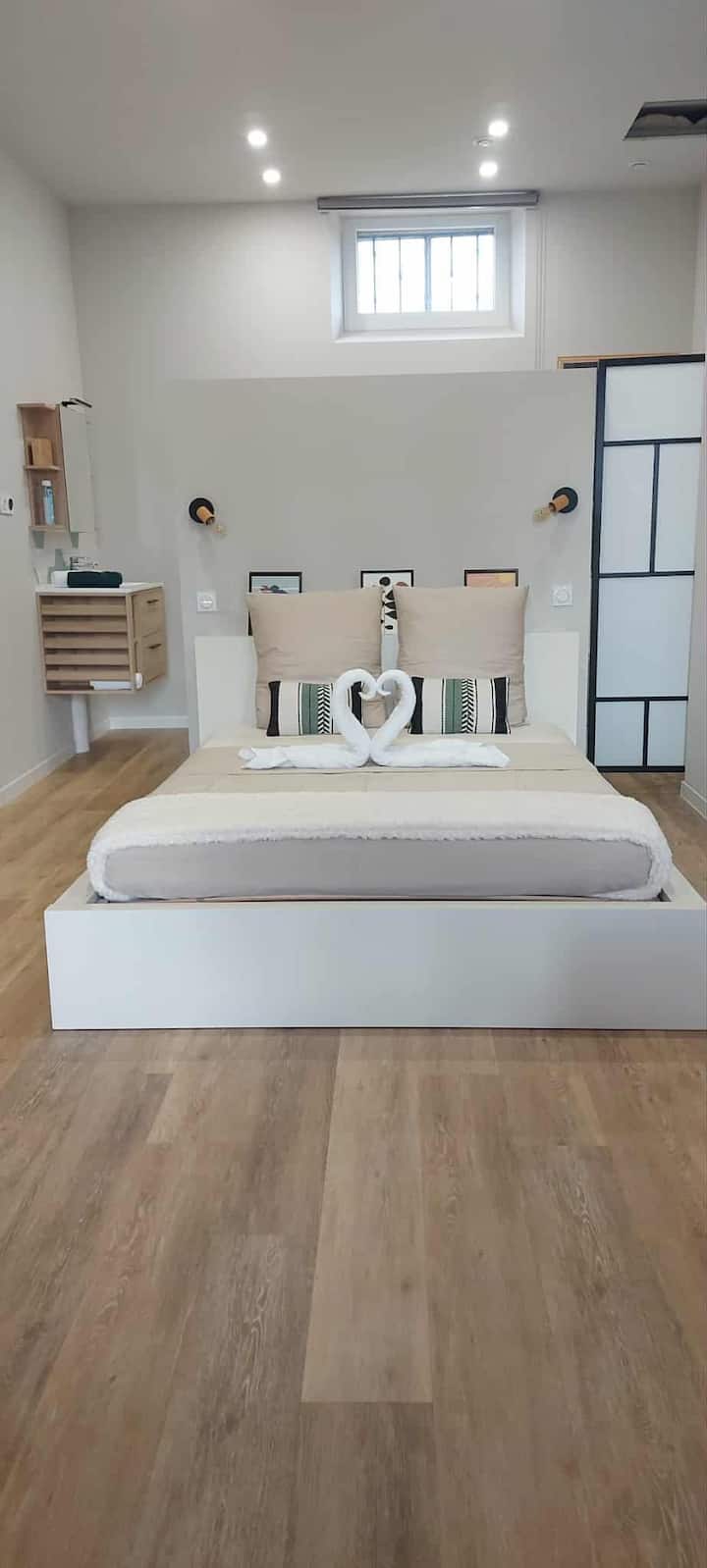 Jolie Halte Provençale- - Avignon