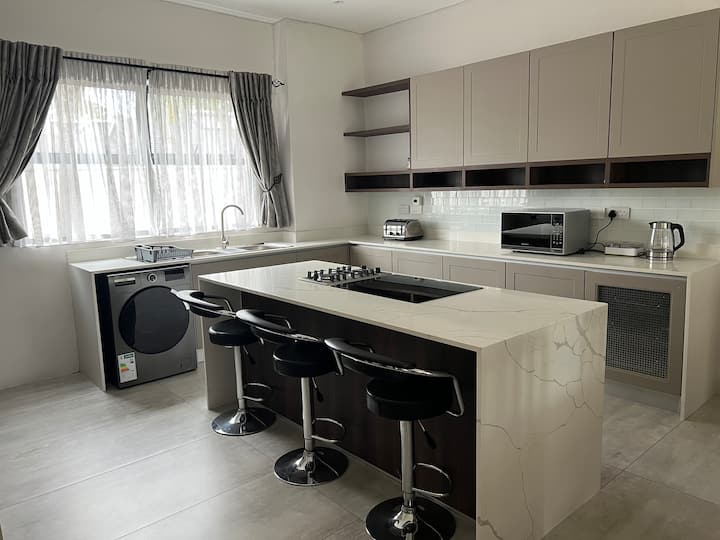 Posh 4-bedroomed Unit - Simbabwe