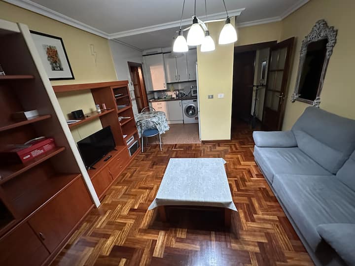 Aparta Estudio Moderno Para Vacaciones De Verano - Oviedo
