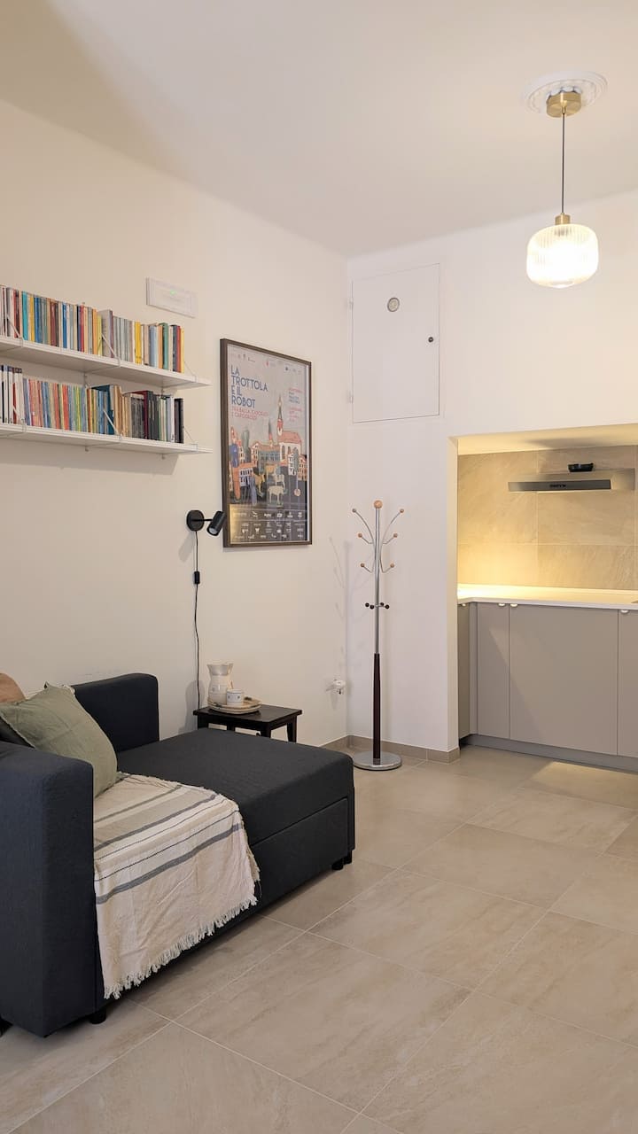 Spazioso Monolocale Con Balcone - Mola di Bari
