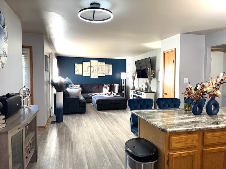 Single Family Cozy Stays - Crete, IL