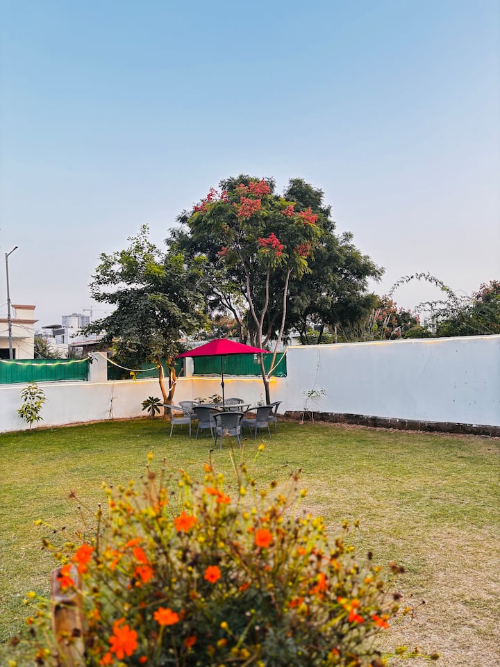 The Happy Hangout-luxe Stay - Sahibzada Ajit Singh Nagar