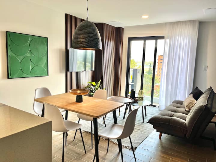 Luxury Stay In Zone 14 With A/c - Guatemala