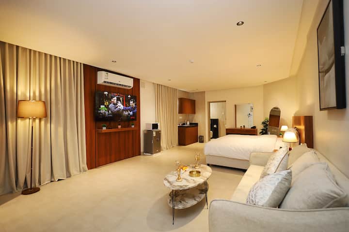 استديو واسع وجميل مع حمام ومطبخ مقابل التخصصي 103 - Riyadh