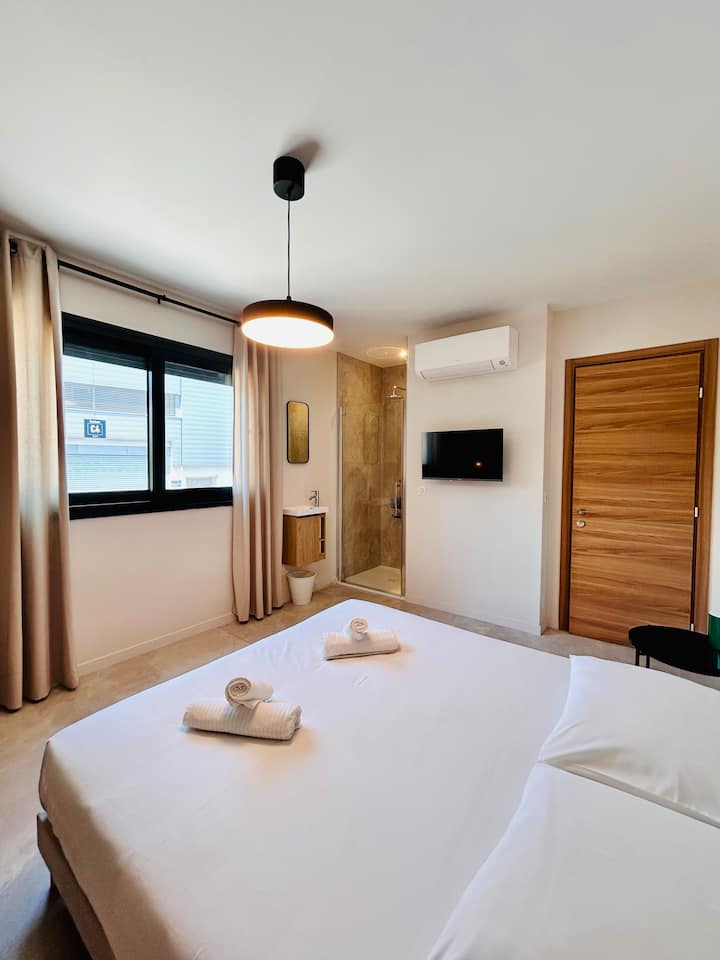 Suite Antibes – Coliving, Free Parking & Breakfast - Cagnes-sur-Mer