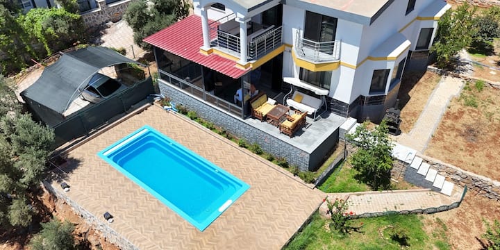 Havuzlu Müstakil Villa 4+1 - Mersin