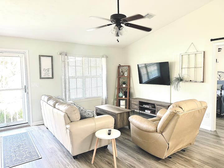 Clean, Bright & Peaceful Home - Tallahassee, FL