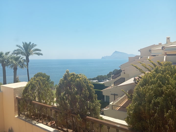 ¡Casa En Primera Línea Al Mar! - Altea
