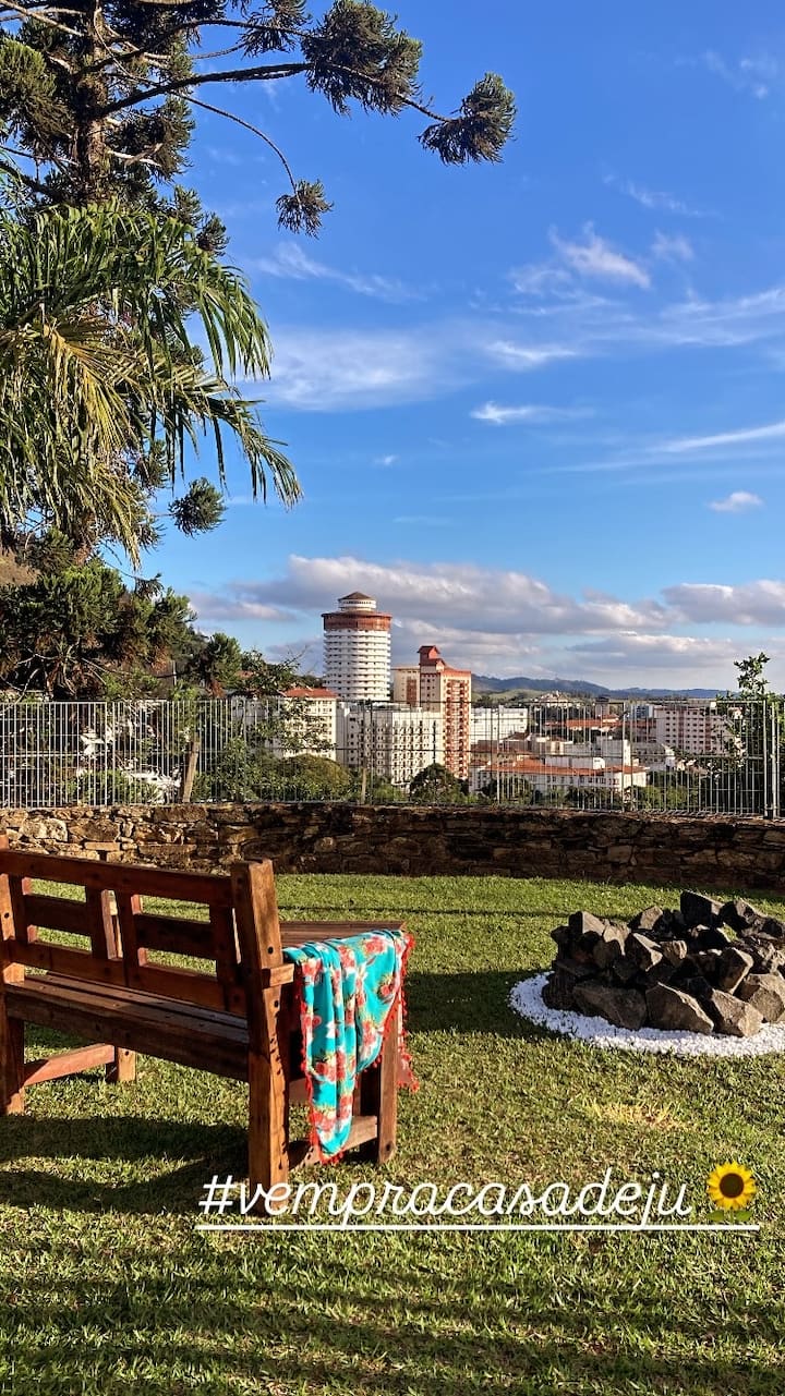 Casa De Ju 
Suite Arvore - Águas de Lindoia