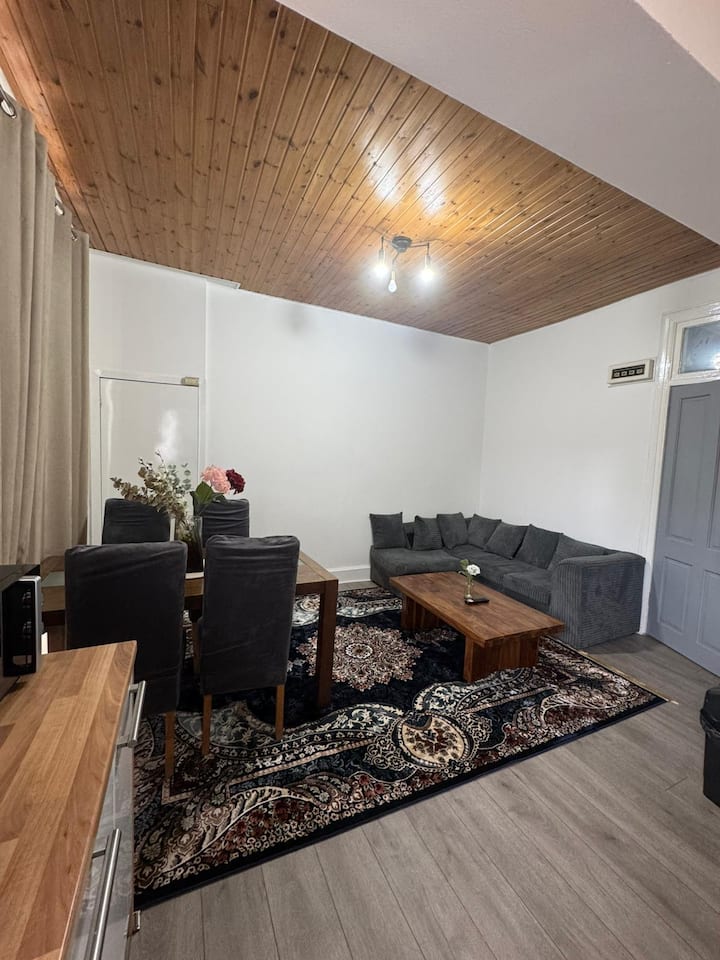 Spacious And Stunning Apartment - Glasgow