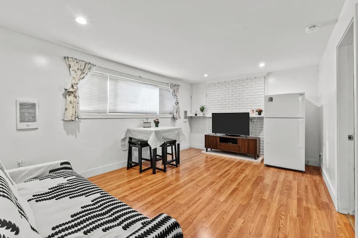 Cozy 2br Suite · Near Crescent Beach & Trails - Surrey, BC