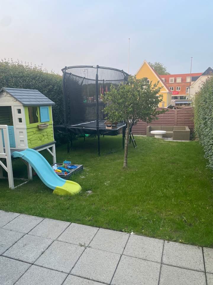 Rækkehus I Byen - Tæt På Centrum, Natur Og Zoo - Odense