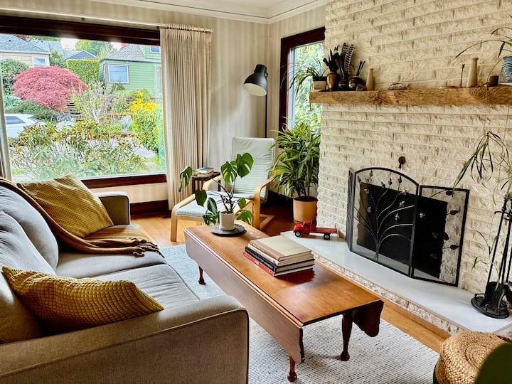 Getaway At Grandma's Mt. Tabor Home - ポートランド, OR