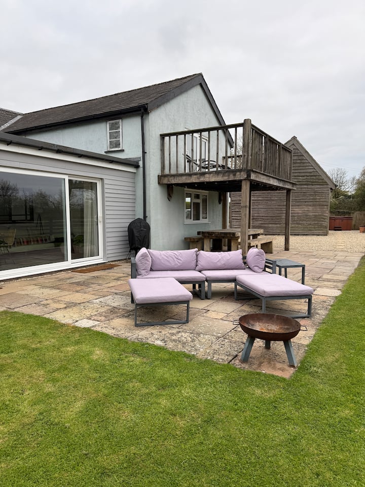 Whitehill Cottage Nr Longleat And Stourhead - Dorset