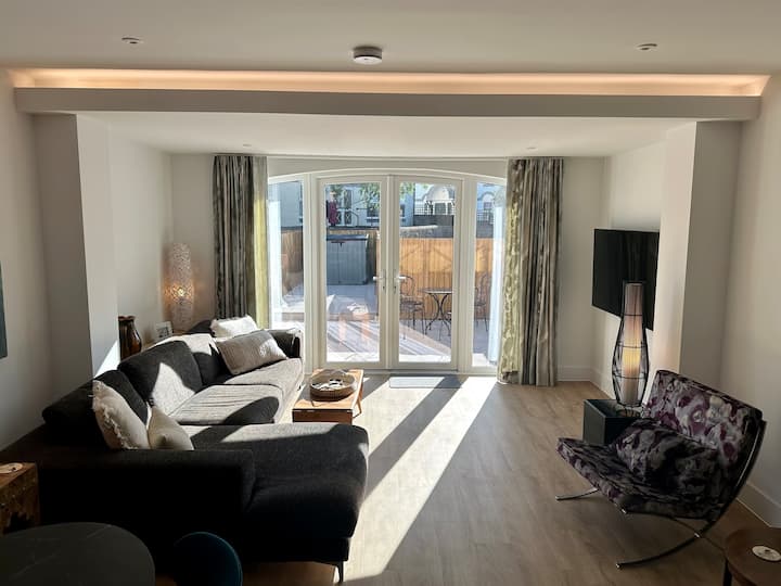 Luxury Townhouse Near Harbour. - Weston