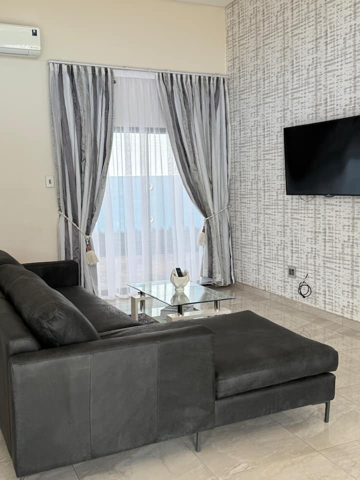 Modern 1-bedroom In Auasblick | Secure & Quiet - Windhoek