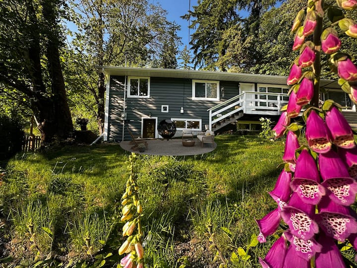 Sunny Youbou Guest House Bnb With Lake Views - Lake Cowichan