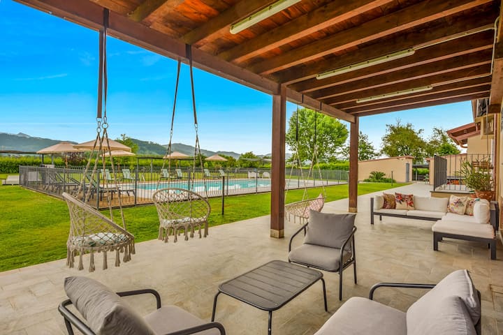 Room With Swimming Pool - Pietrasanta