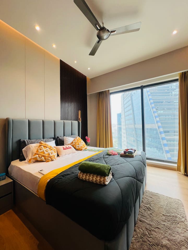 Relaxing Studio In Blue Sapphire | Cozy Stays - Ghaziabad