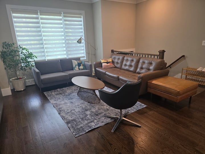 Modern Luxe Stay | 15 Mins To Nyc + Fireplace - Fort Lee, NJ