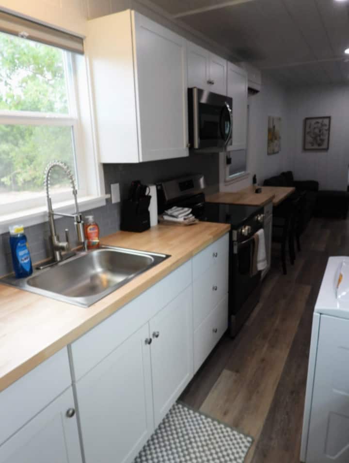 Modern Tiny Home - Nest & Rest - Bastrop, TX
