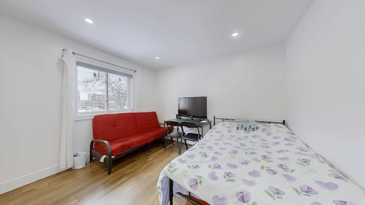 Don Mills Subway Room + Washroom - Toronto