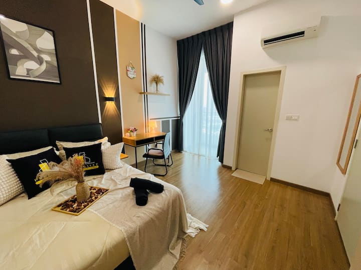 #Sy4 Master Bedroom+balcony Co-living Home Tv/mrt - Kuala Lumpur
