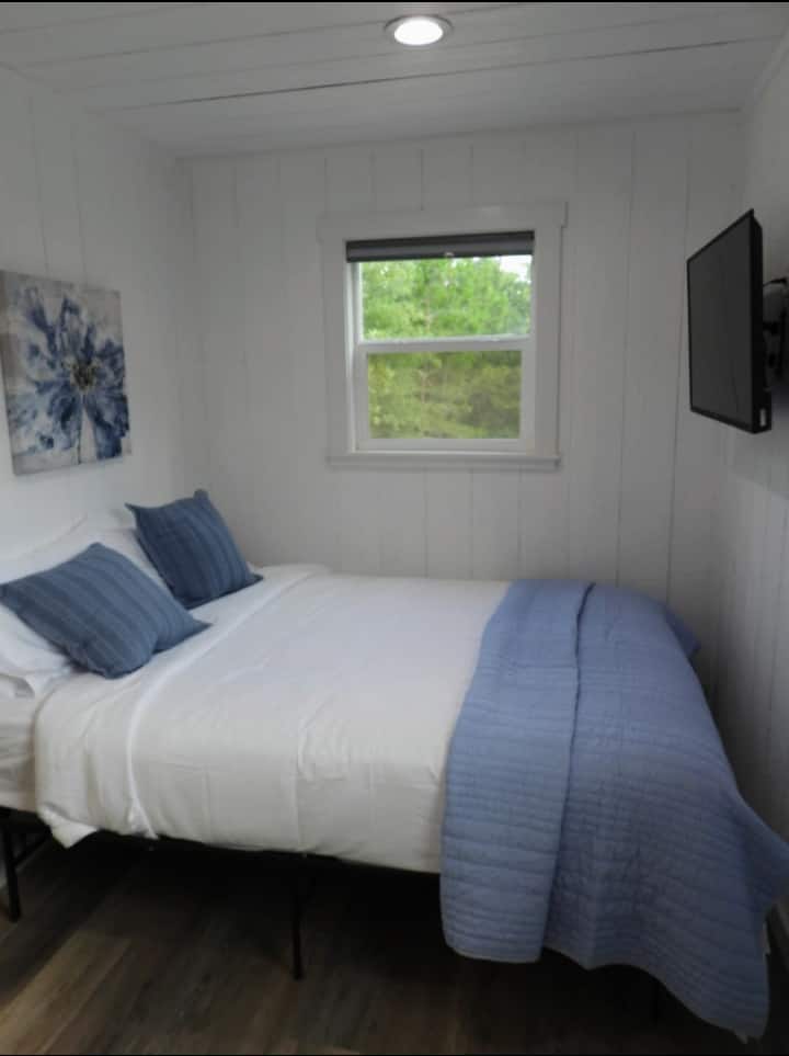 Pine Hill Hideaway - Whispering Pines - Bastrop, TX