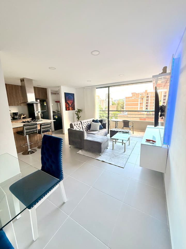 Modern Apartment In Laureles View+privacy +Comfort - Medellín