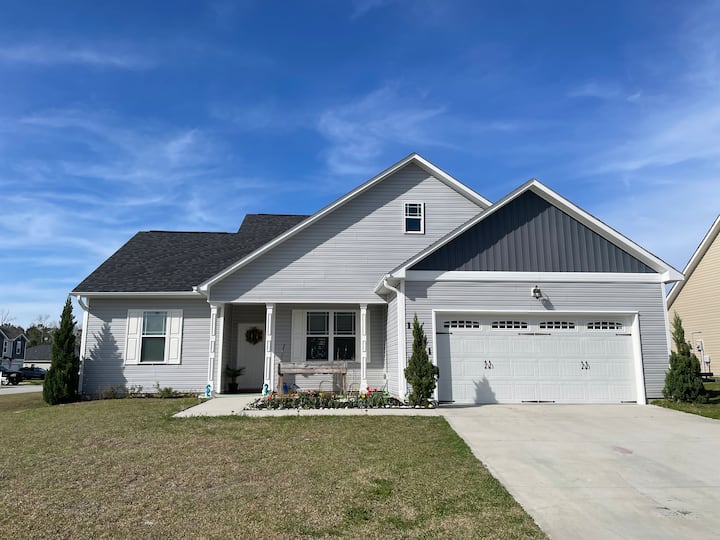 Corner House In Hunters Creek - Jacksonville