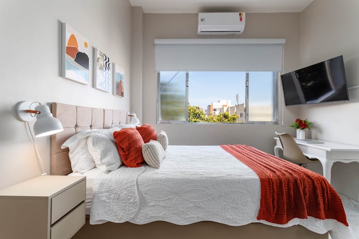 Apê Reformado Com Verde Ao Redor No Catete - Brazil