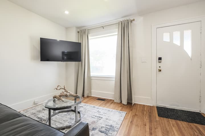 Cozy 2bd With Beautiful View Of Detroit River - 溫莎