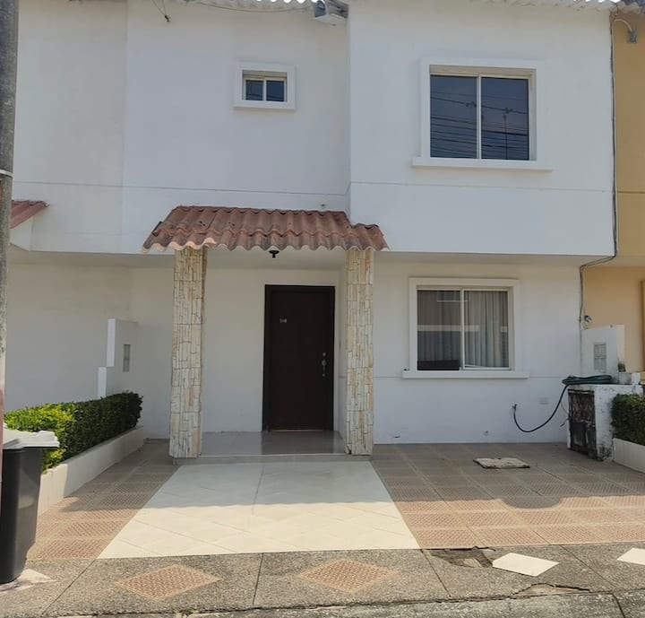 Espaciosa Y Cómoda Casa Familiar - Los Rios