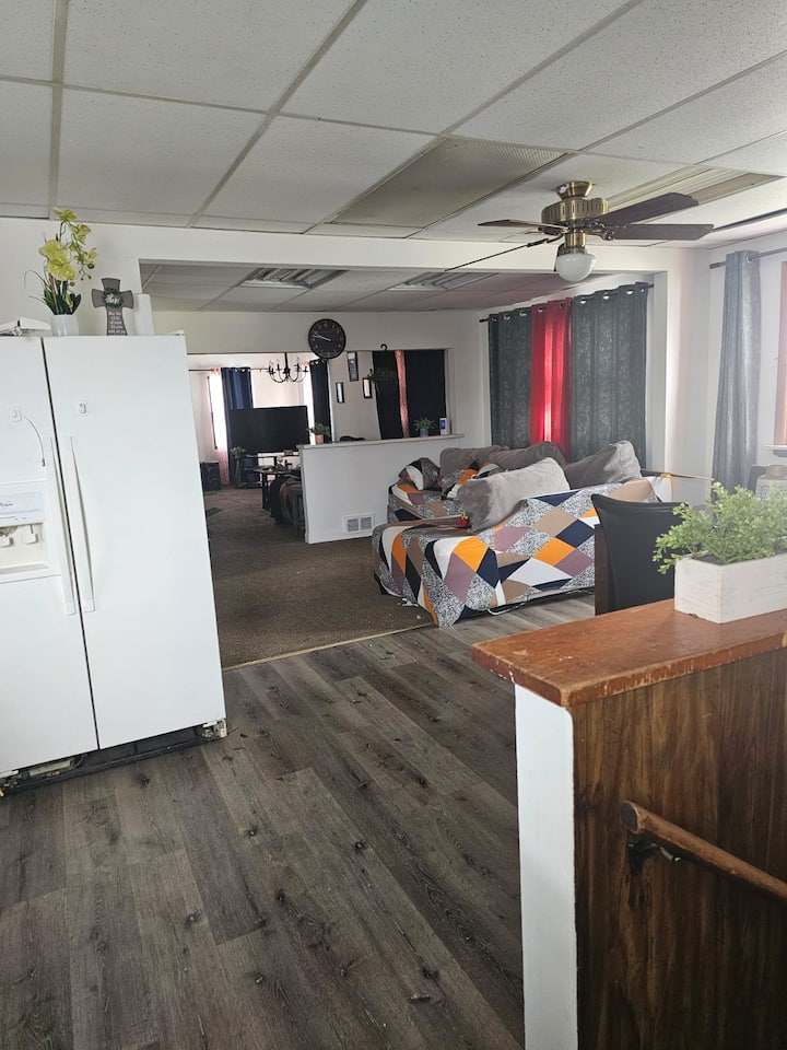 Cozy Unit In The Heights. - Crete, IL