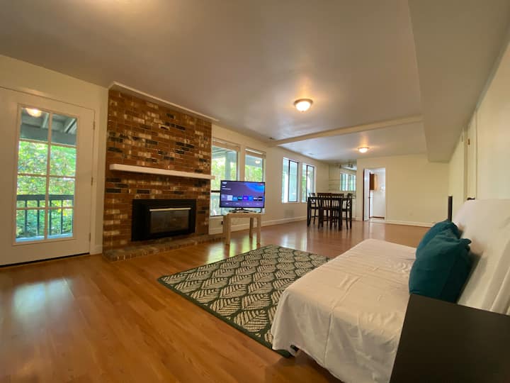 Cozy Home / Yard / Deck - Issaquah, WA