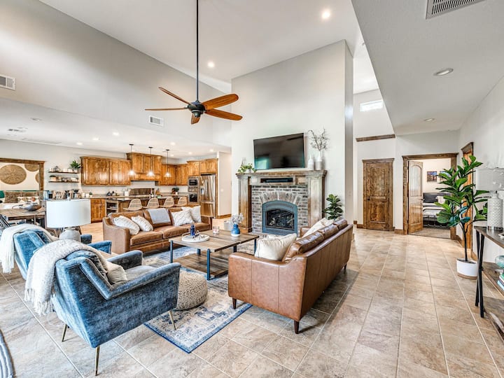 Lake Front, Boat Slip Access, Sauna, Fire Pit! - Carlton Landing