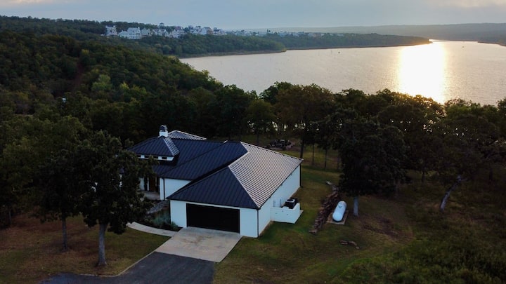 Lake Front, Boat Slip Access, Sauna, Fire Pit! - Carlton Landing