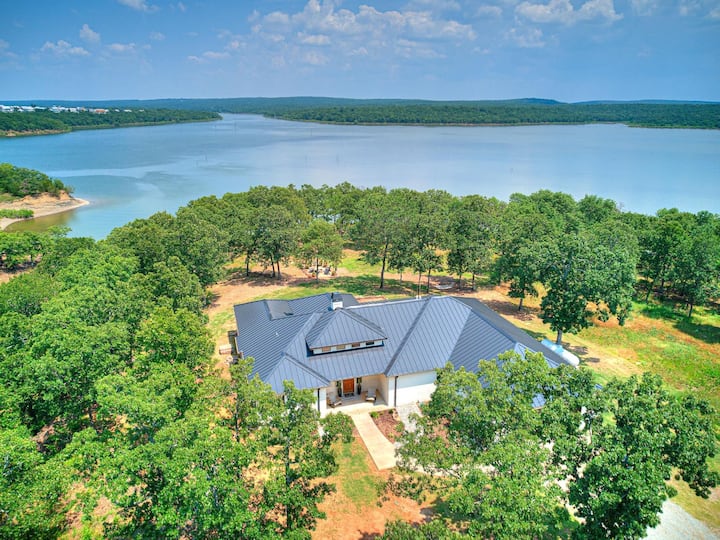 Sunrise Point Lakefront Luxury - Eufaula, OK