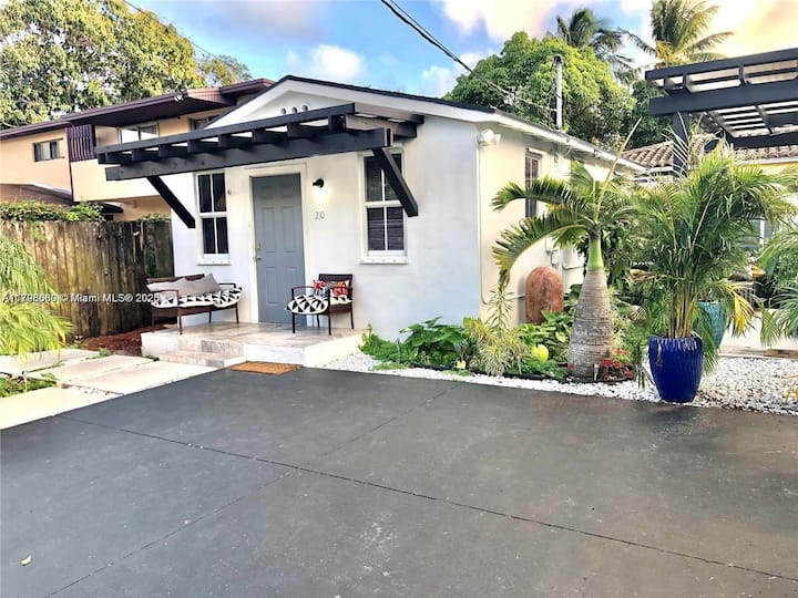 Cozy Tiny Home "La Casita" - Miami Shores, FL