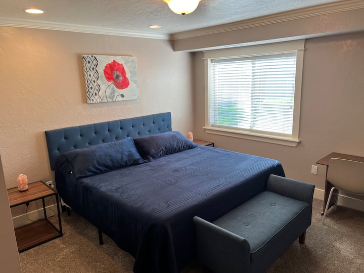 King-size Purple Bed Basement Rm - Lehi, UT