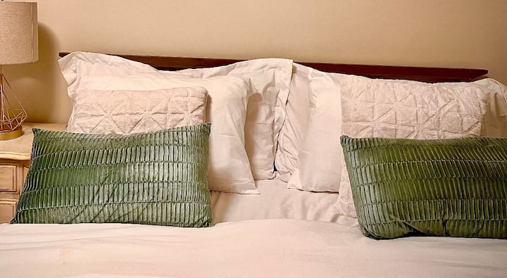 Small Rustic Cottage - Novato, CA