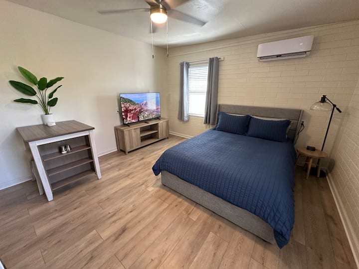 Cozy Private Hideaway Studio - Mesa