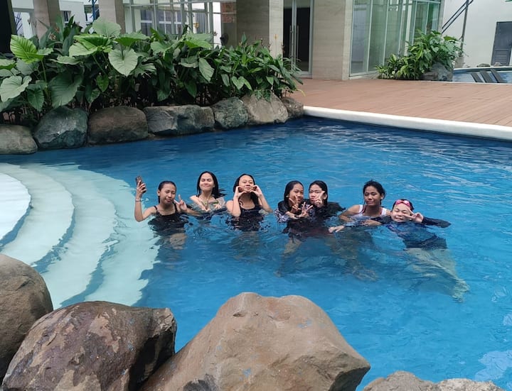 Steps From Dining, Shopping, Fun - Pasig