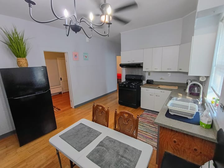 2 Bed 1 Bath Apartment Jefferson Park Garden & Cta - Evanston, IL