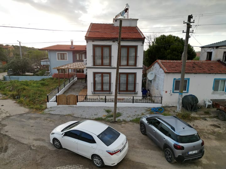 Denize Ve Bozcaadaya Yakın - Geyikli
