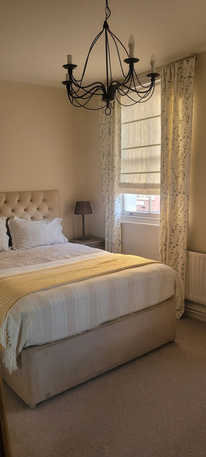 Double Bedroom In Fulham - 얼 코트