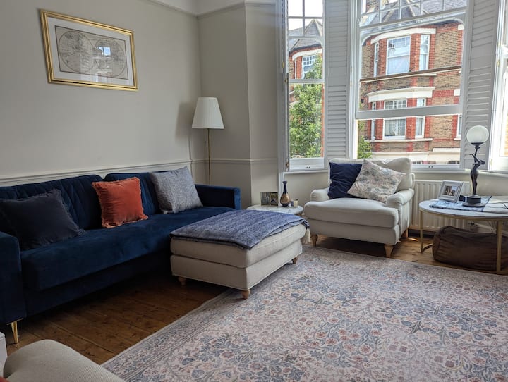 Stunning 2 Bed Period Apartment - London