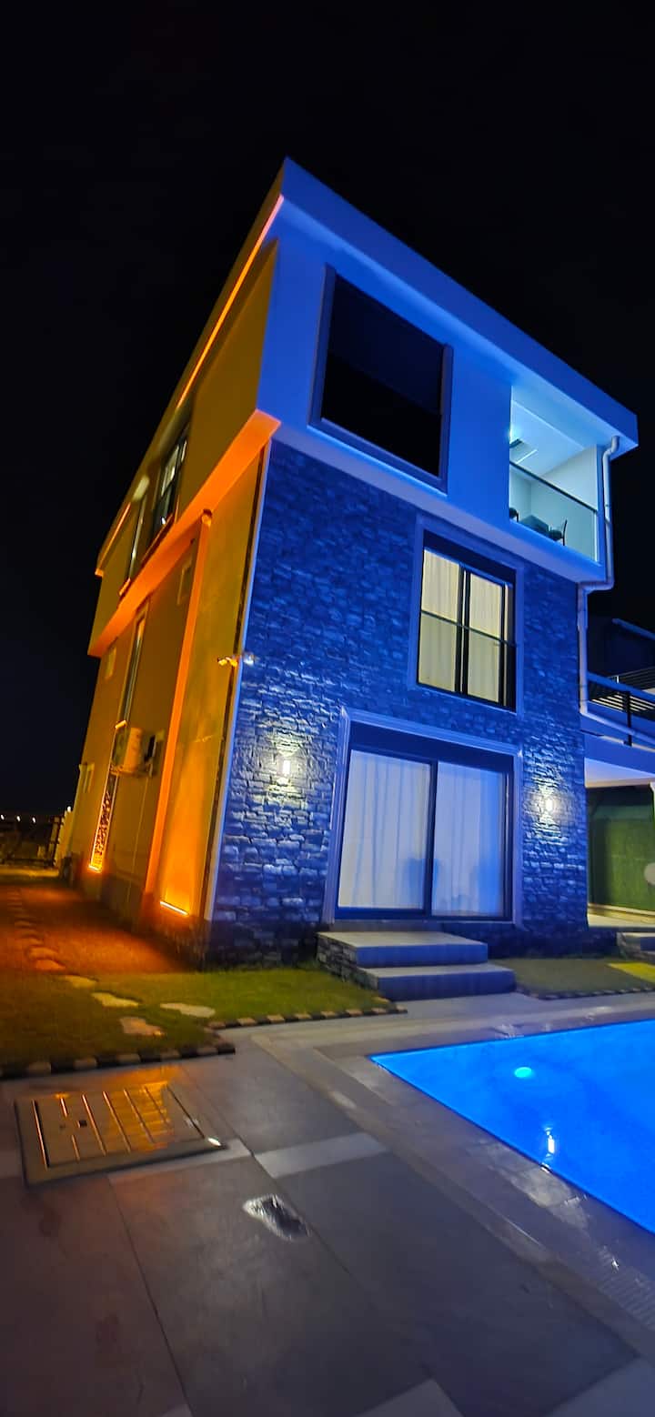 Denis House
Havuz Sauna Jakuzi
Hadi Gelin - Serik
