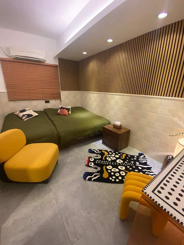 Lup Tuc Hostel凹凸舍deluxe Double Bed+extra Bed 雙人床加床 - Tsim Sha Tsui